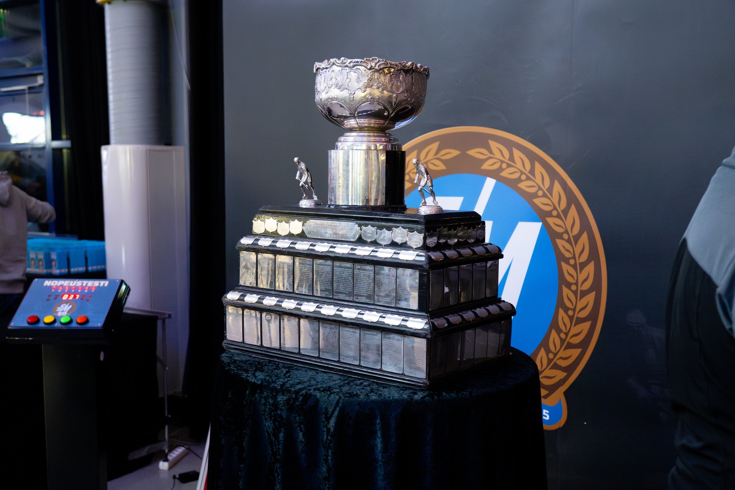 Näkökulma: Liiga sahaa omaa oksaansa, jälleen kerran